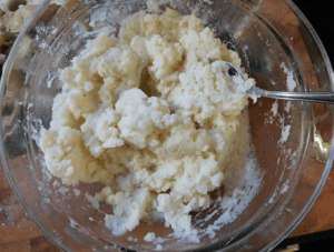Weeknight Mashed Spuds - The Well Seasoned Mom